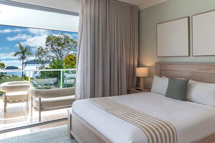 Blue Water Views 11 - Hamilton Island