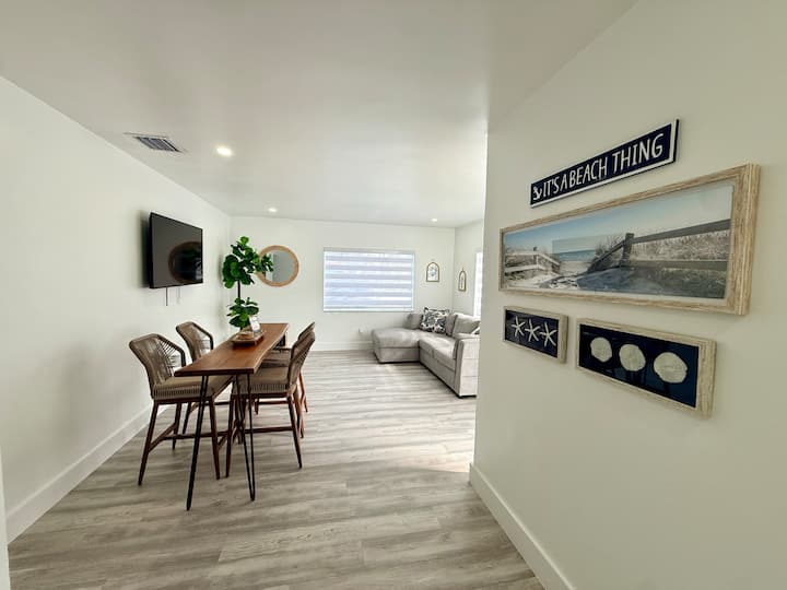 Oasis Escape - Hollywood, FL