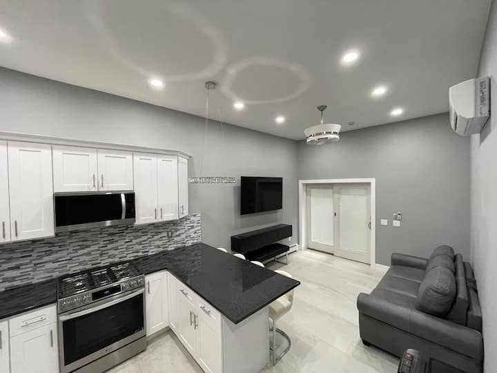 Amazing First Floor Apartment - Manhattan, NY