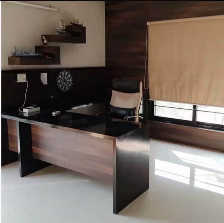 Elegant Bedroom, 2 Balconies, Bathtub, Workspace - Vadodara