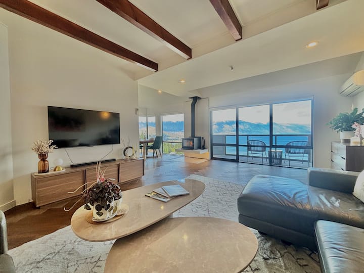Newly Renovated Lakeview Escape: Spa & Wood Fire - Queenstown