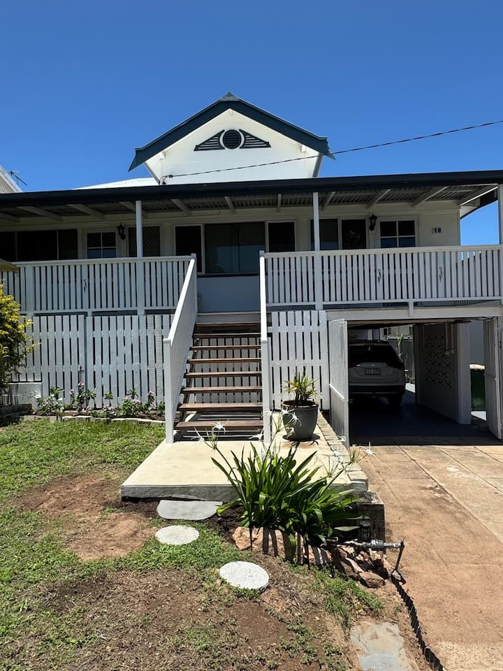 Hill Cottage - Townsville
