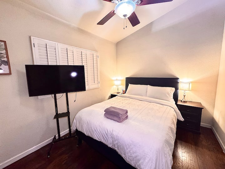 The Comfy Room #5 With Qb/tv/microwave/fridge - Diamond Bar, CA