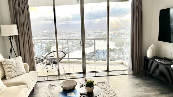 Chevron Renaissance Level 35 2br City Skyline View - Surfers Paradise