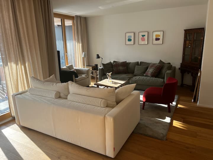 Luxuriöse Ferienwohnung Flims - Ski In/out - Laax