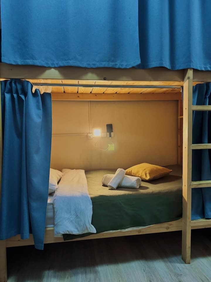 Buddha Hostel - Kisjenő