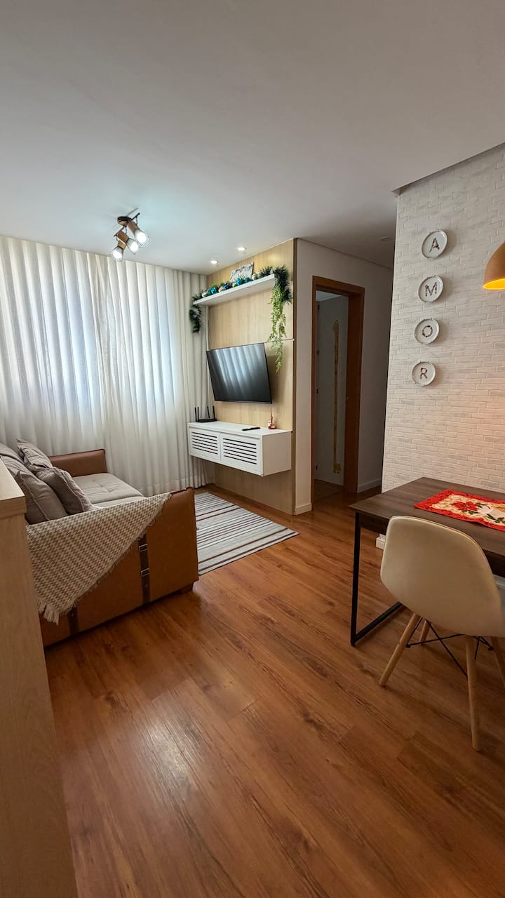 Apartamento Em Londrina - 2 Quartos, Ar Cond. - Londrina