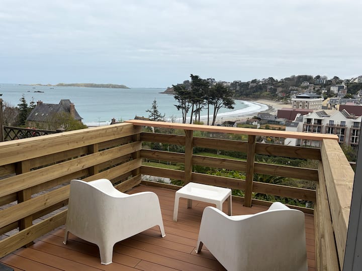 Studio Avec Vue Mer Et Terrasse - Plage Saint Guirec