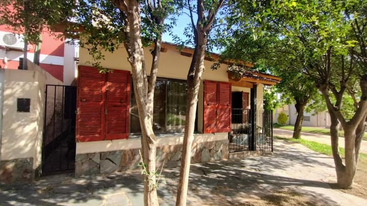 Casa Completa, Buena Ubicación - Colón