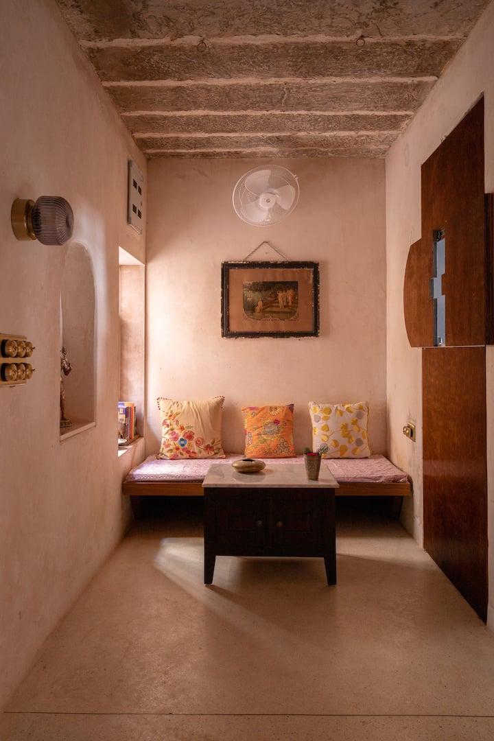 Jorawar House, Hunja Horse Room. - India