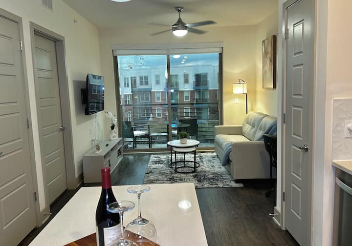 Modern & Cozy Apt With Pool In Prime Location - The Colony, TX