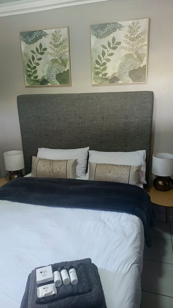 Cozy Self Catering Unit With Private Entrance - Randburg