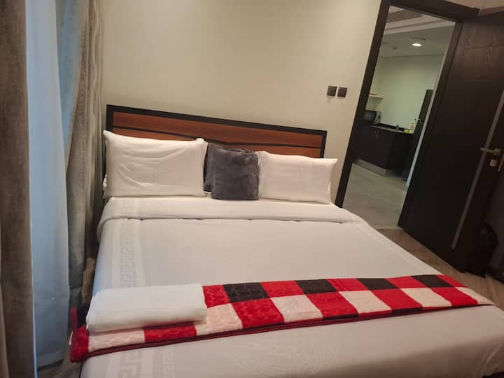 Home On Holiday - Manama