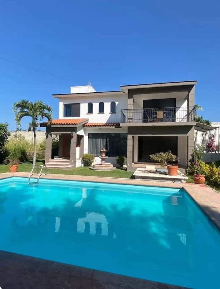 Casa Económica Con Alberca - Cocoyoc