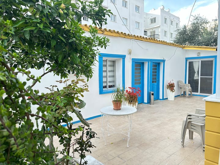 Kktc Lefkoşa’da 1+1 üç Kişilik Mavi Kır Evi - Nicosia