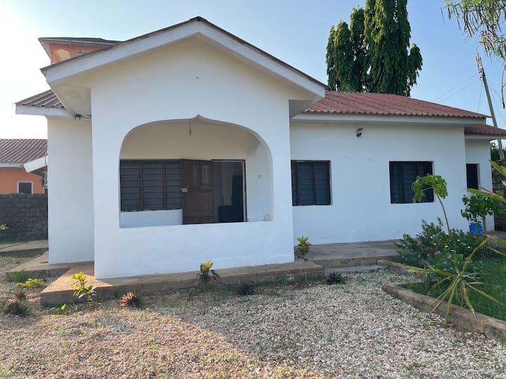 "Chill Out Villa" With Private Yard Diani Beach - Diani Beach