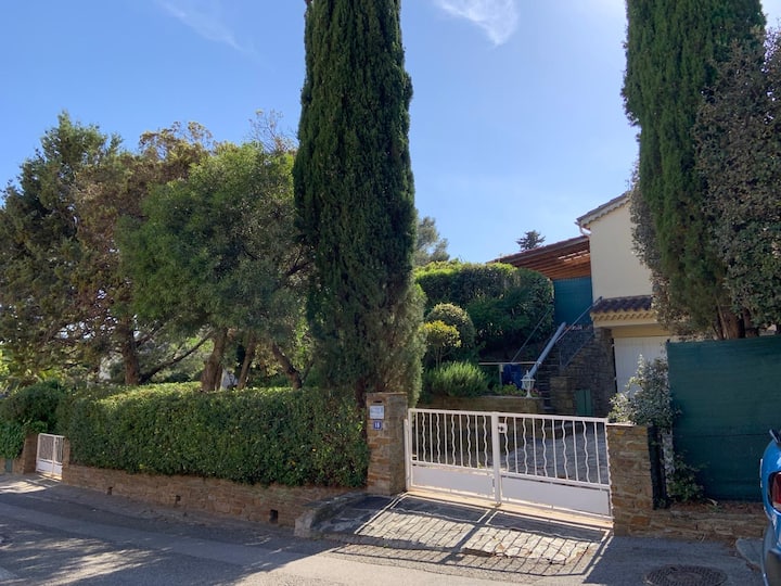 Faviére Heights Lower Apartment - La Favière