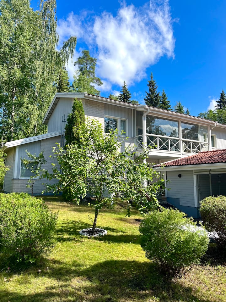 Villa Aka - Tilava Rivitalon Pääty Järven Rannalla - Nastola