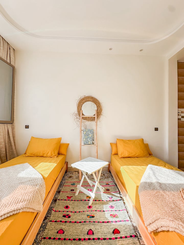 Cozy Shared Bedroom With Breakfast And Surfing - Agadir