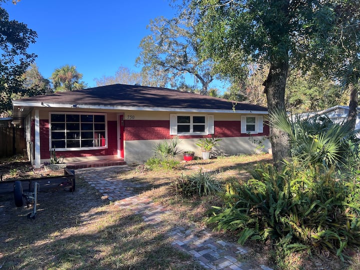 Laverna’s Peaceful Place - Daytona Beach, FL