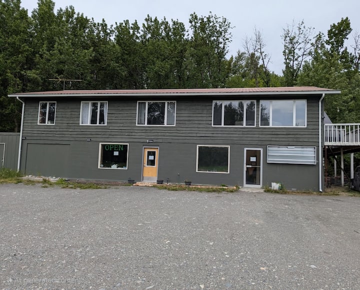 New! Guitar Shop Apartment! - Palmer, AK