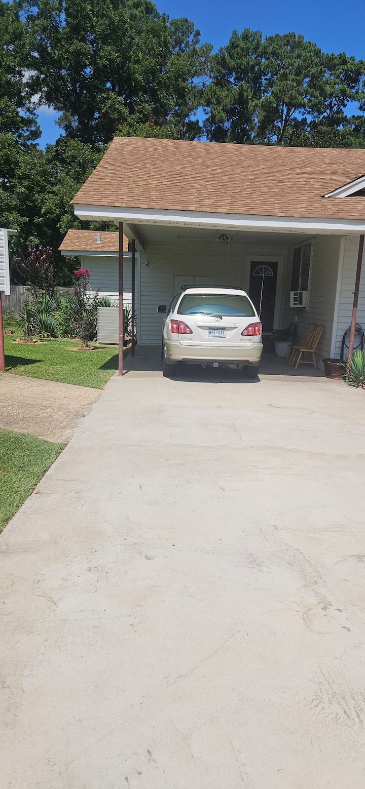 Nice, Large,3br 2ba  House, Corner Lot ,2 Carport - West Monroe, LA