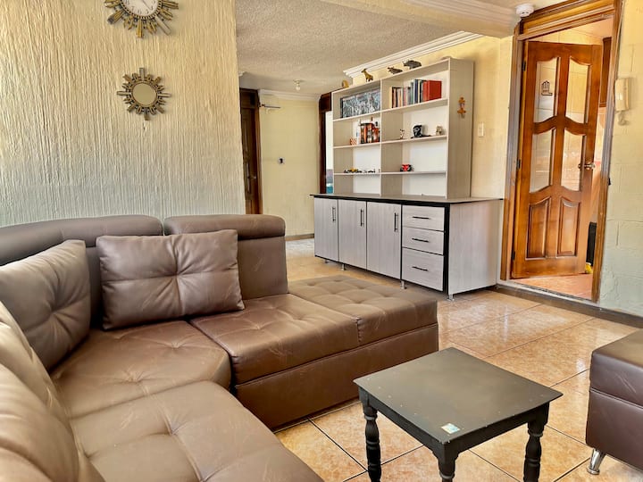 Amplio Departamento En La Occidental (Quito) - Quito