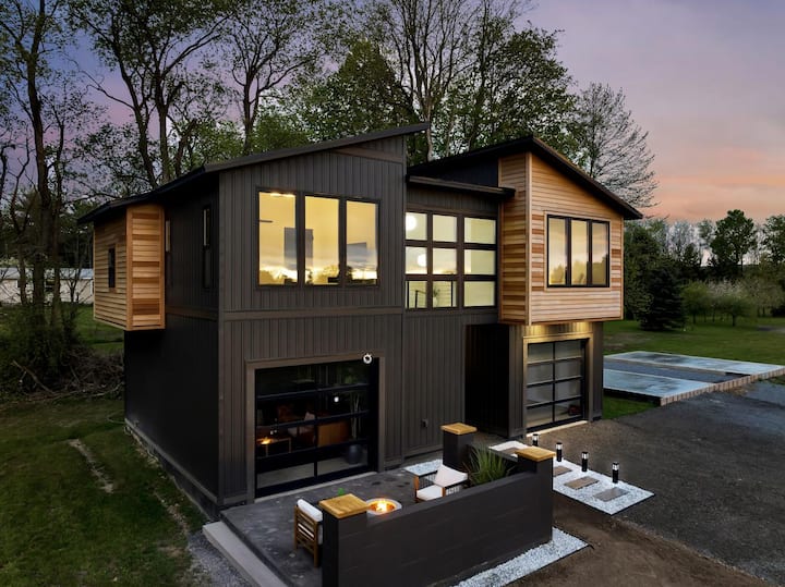 Modern Home/fire Pit/skiing/trails - Tully Lake, Tully
