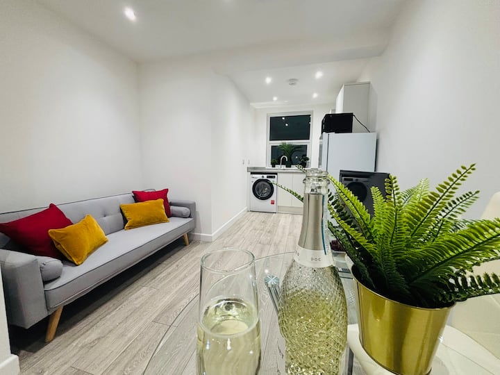 2-bedroom Apartment | Central | Travel | Relocate - Watford