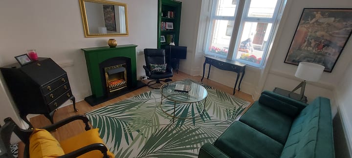 1 Bdrm Ground Floor Flat With Fenced Garden - Largs