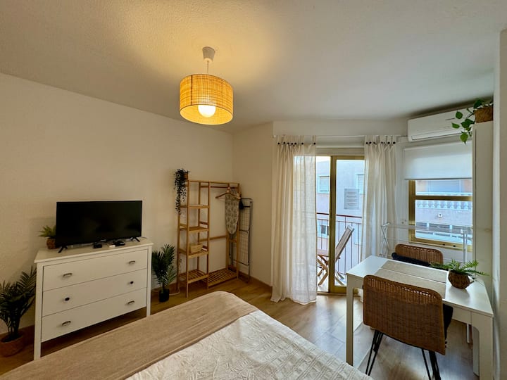 Estudio Moderno Y Acogedor - Torrevieja