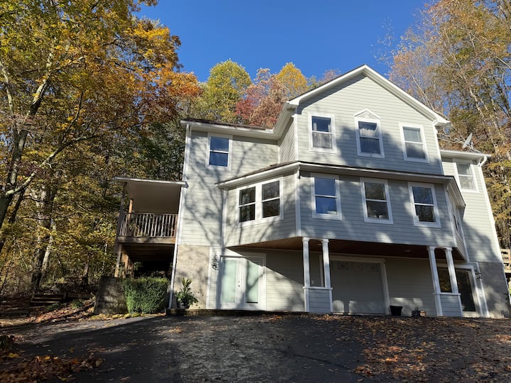 Hillside Retreat | Your Hocking Hills Headquarters - Laurelville, OH