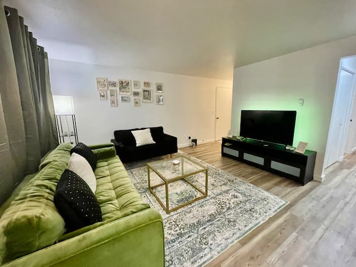 Remodeled Everett Apartment - 에버렛