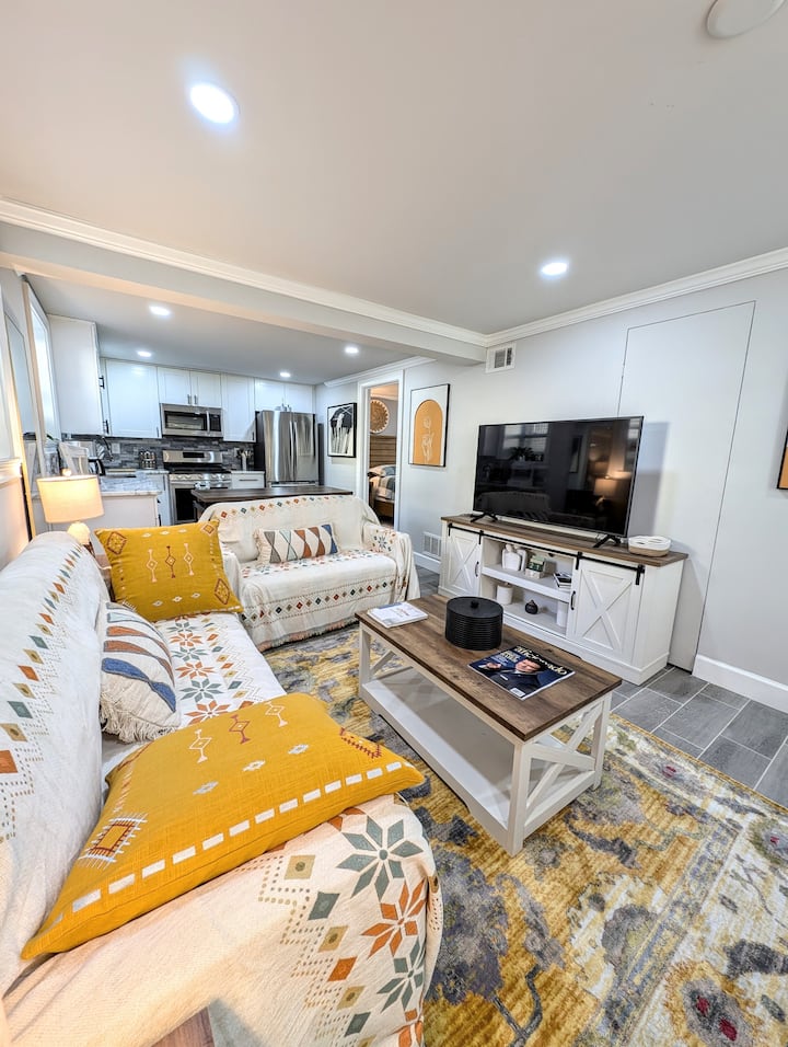 Beautiful Buckhead Unit W/ King Bed - Brookhaven, GA