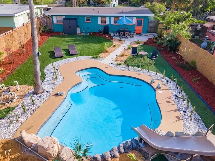 Dolphin House Heated  Pool Paradise Steps To Beach - Daytona Beach Shores, FL