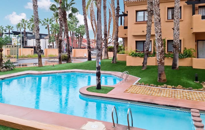 Beautiful Apartment In Los Alcazares - Los Alcázares
