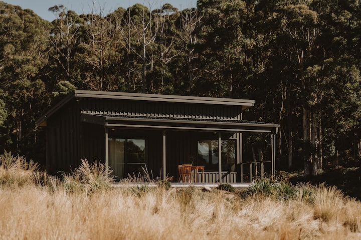 Old Orchard Farmstay ~ River Views, Local Flavours - Tasmania