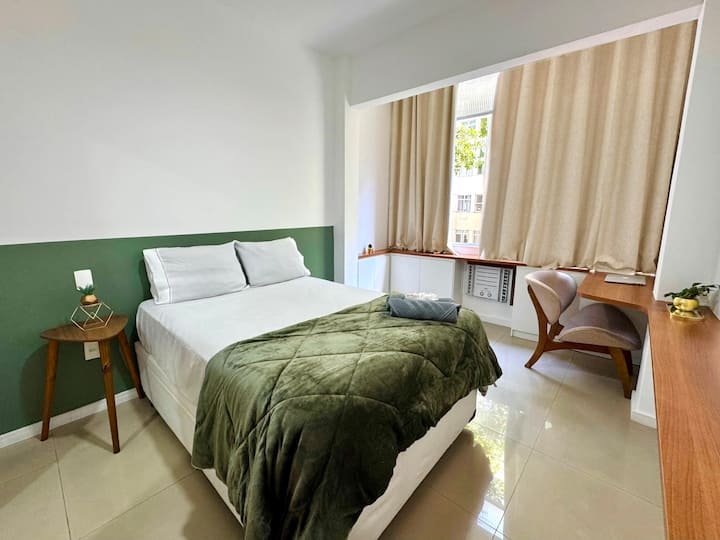 Apartamento A 130 Metros Da Praia De Copacabana - グローリア