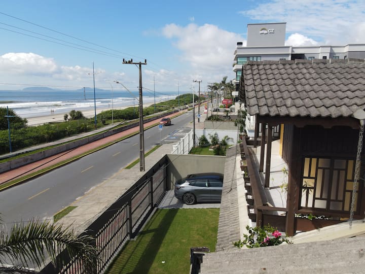 Casa Pé Na Areia Em Itapoá-sc, Piscina, 4 Suítes - Itapoá
