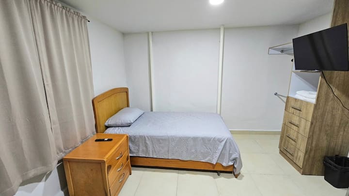 Habitación Privada Cerca Estadio Bbva - Guadalupe, Mexico