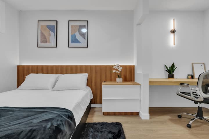 "Cozy Urban Retreat Space” - Calgary