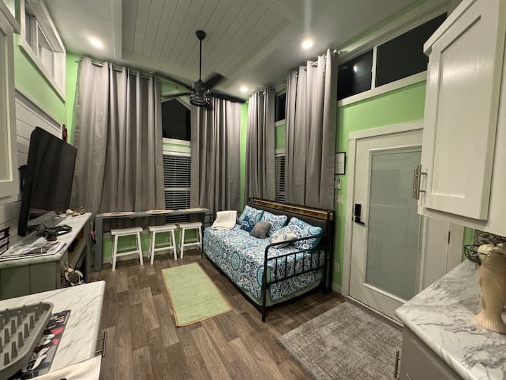The Mermaid: Cozy Winter Hot Tub & Sunset Retreat - Rockport, TX