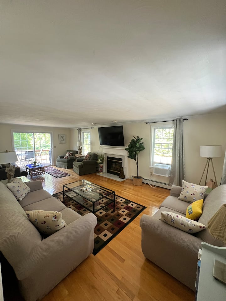 Summer Beach Rental W/ Beach Pass - 3 Bed/3 Bath - Charlestown, RI