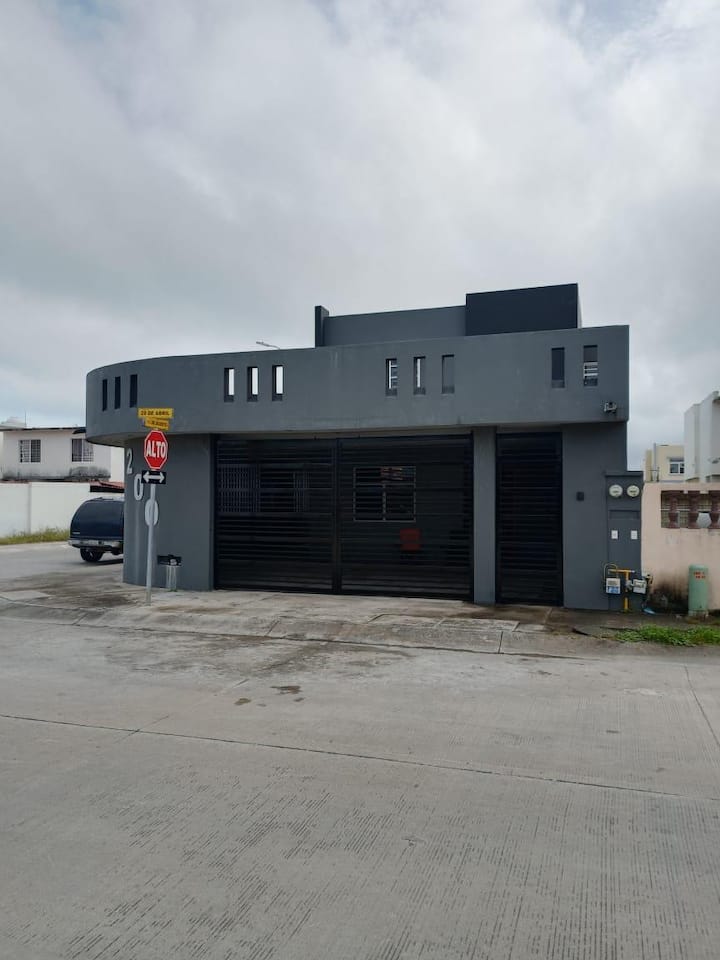 Casa Familiar Segura Y Vigilancia Se/factura. - Tampico