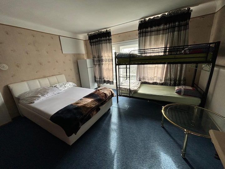 1st Floor Room In Family Home - Vienna