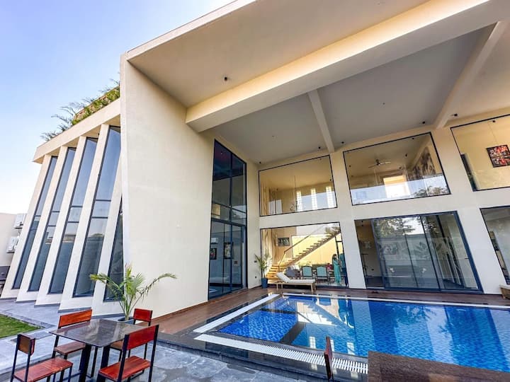 Downtown 6bhk W/2 Pools - Jaipur