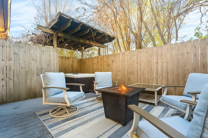 Cozy Home, Hottub, Best Location - Auburn, AL
