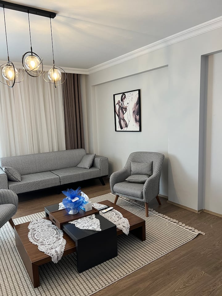 Yeni Lüx Eşyalı Büyük Daire Doğalgazlı - Izmir