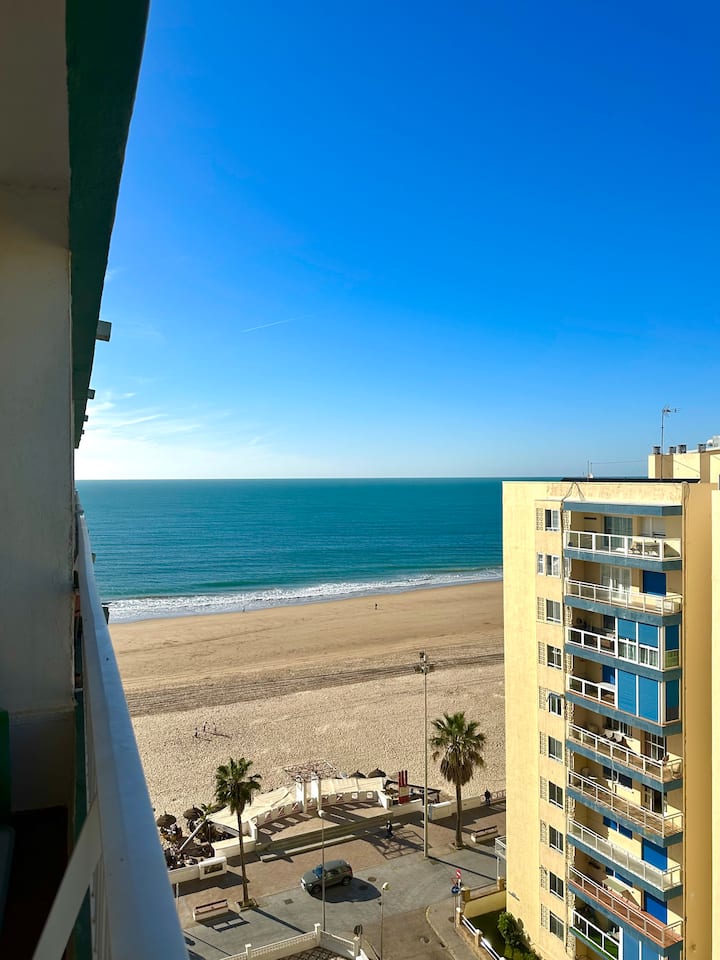 “Amanecer En La Playa | Cádiz Te Espera” - Cádiz