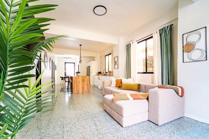 Luxury Stay Steps From The Beach In Rompeolas - Aguadilla